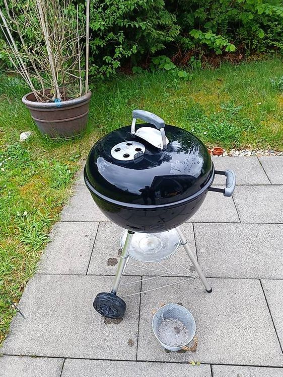 Weber Compact Kettle Holzkohlegrill (Gebraucht) in Kaiseraugst für CHF 65 – nur Abholung auf ...