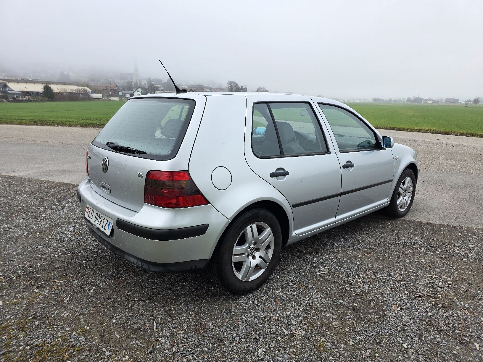 🔥 VW Golf 4 1.6 SR Automat! mit MFK 🔥 (D'occasion) à Schötz pour CHF ...