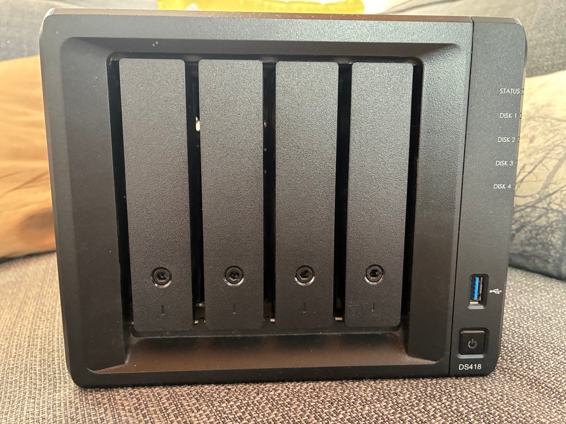 NAS Synology DS418 NAS 4 baies (Gebraucht) in Gland für CHF 180 – mit ...