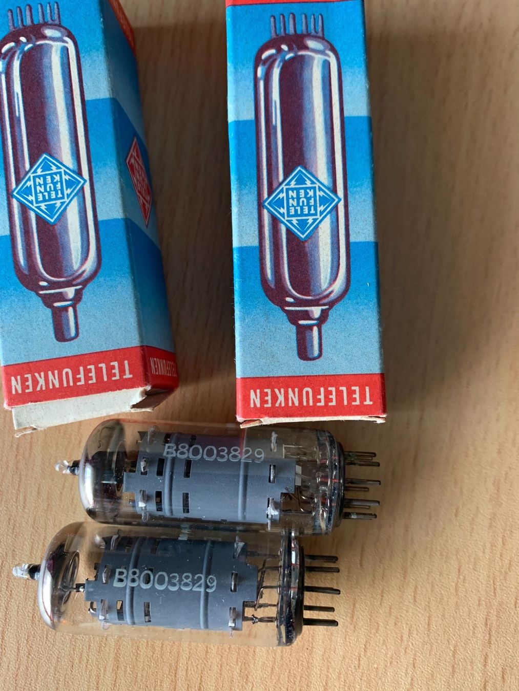 2 Radioröhren ECH84 / 6JX8 (Triode-Heptode), NOS, Telefunken (Neu ...
