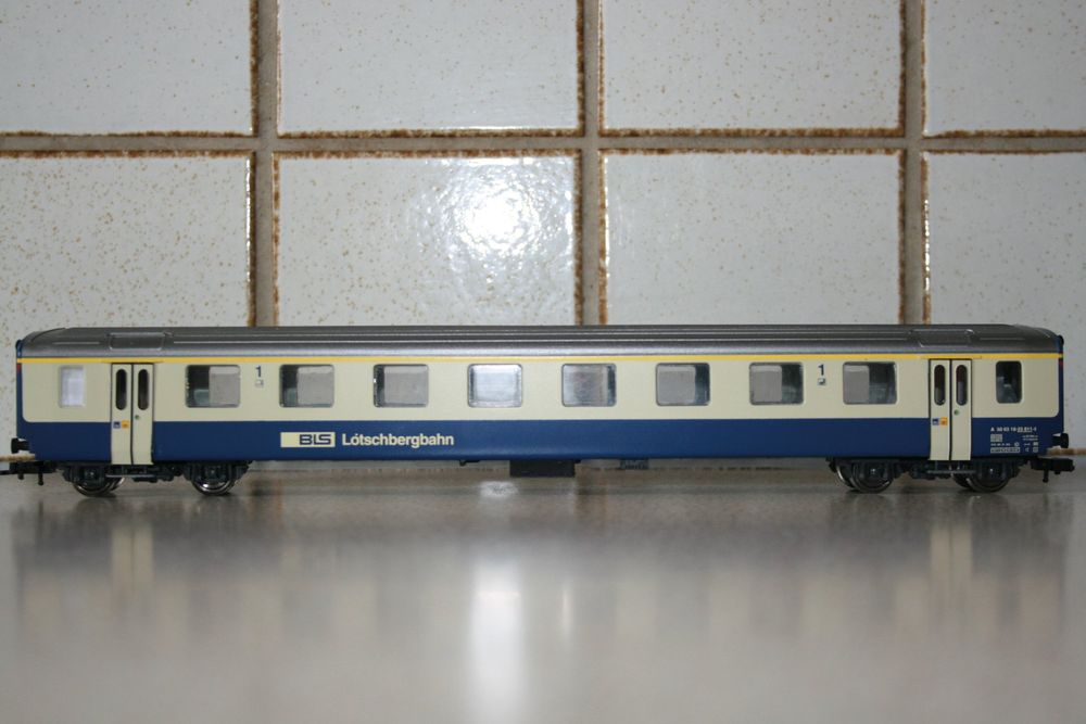 EMB HO 953.5 BLS EW I A 1833 811 blau-creme 3L | Kaufen auf Ricardo