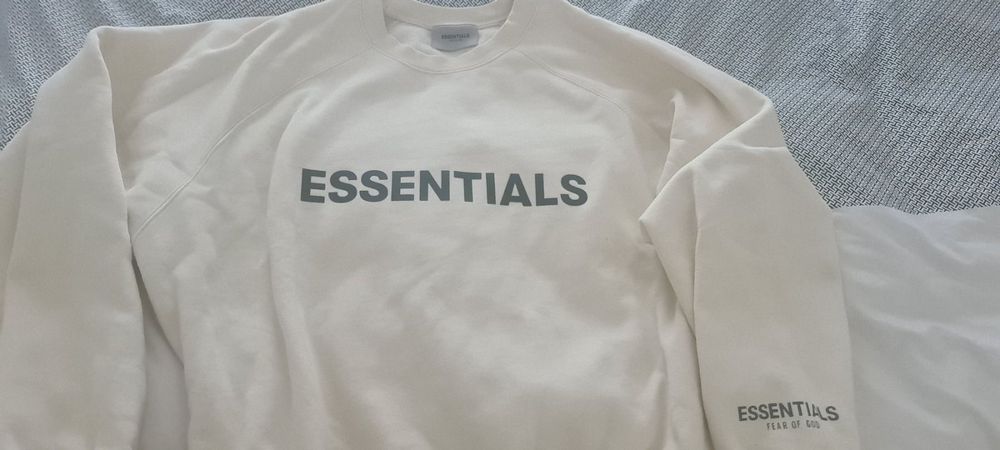 Pull essentials (Gebraucht) in Le mont sur Lausanne für CHF 65 – mit ...