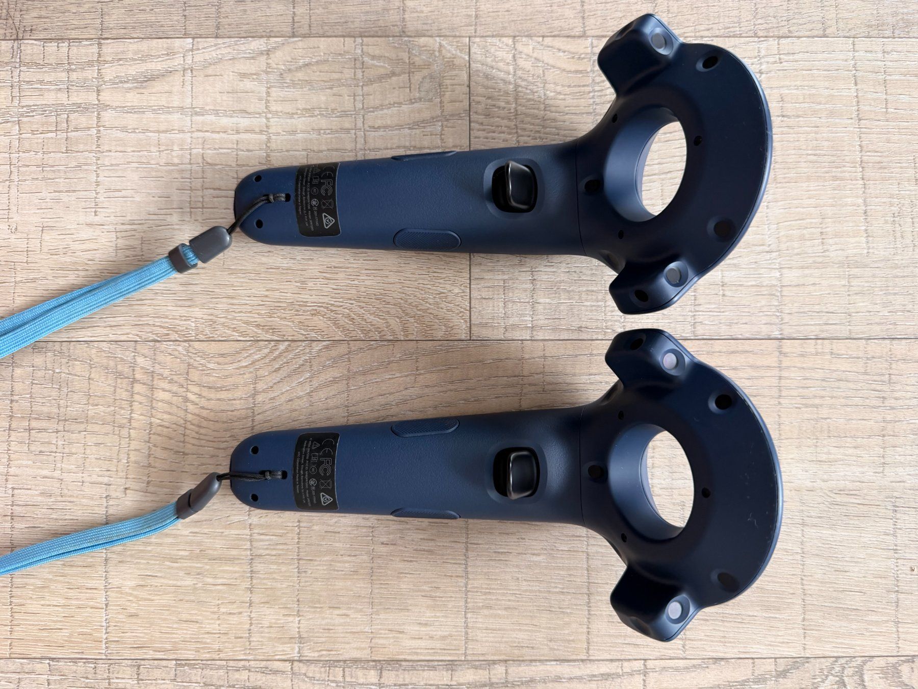 HTC Vive Pro 2 VR-Headset inkl. 2 Controller (Gebraucht) in Waldstatt für CHF 50 – mit Lieferung ...