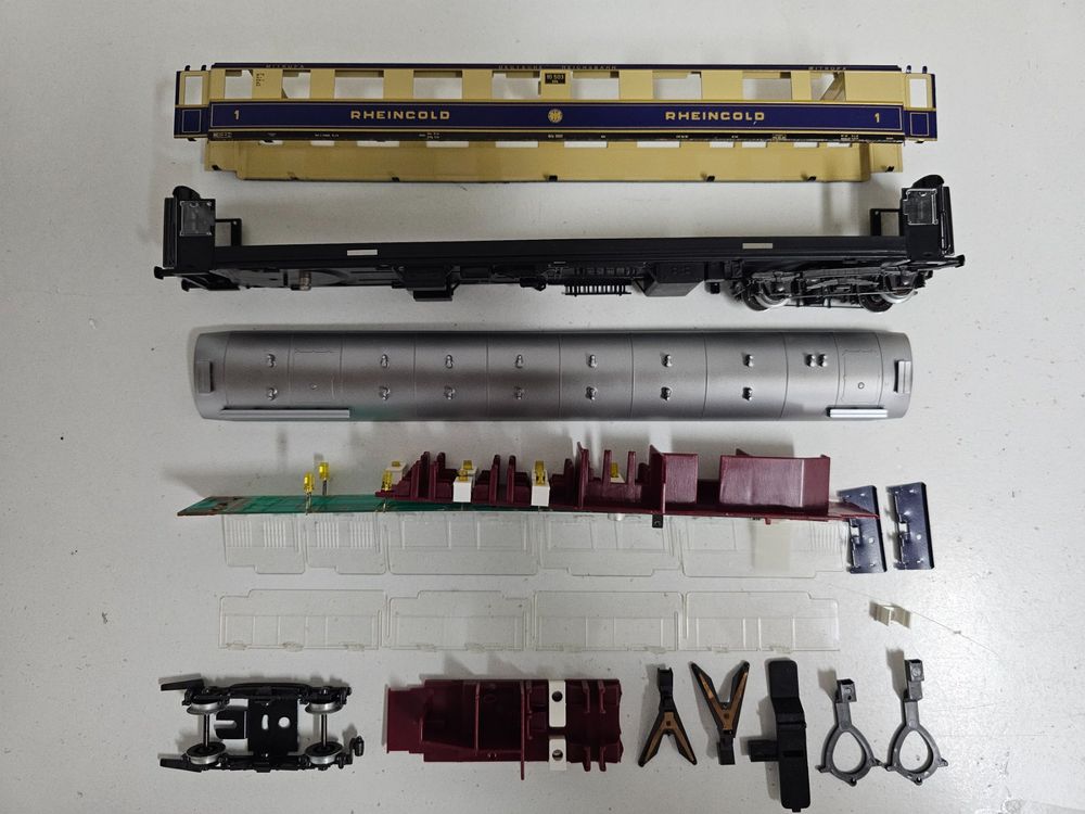 Märklin voiture RHEINGOLD dès 1.-fr (Defekt) in bassecourt für CHF 14 ...