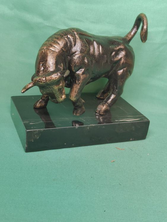 EINEN SEHR IMPSANTEN SCHWEREN STIER GUSSEISEN BRONZIERT (Gebraucht) in ...