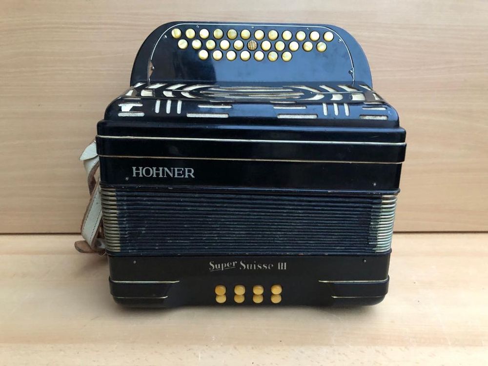Akkordeon Hohner Super Suisse, ||| (3) | Kaufen auf Ricardo