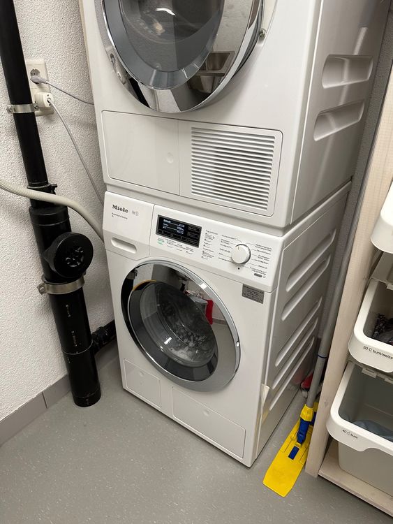 Miele Waschturm WKR 500-70 CH und TKG 400-40 (Gebraucht) in Horgen für ...