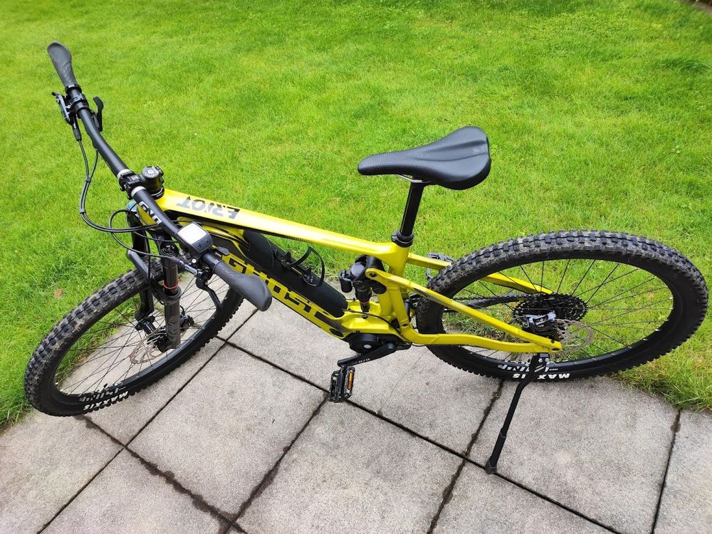 Neuwertiges GHOST E-Riot Trail CF Advanced (Gebraucht) in Oberarth für CHF 2790 – nur Abholung ...
