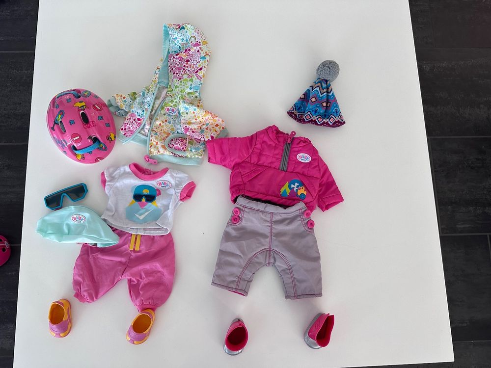 Original Baby Born Kleider - 2 Sets (Gebraucht) in Nänikon für CHF 31 ...