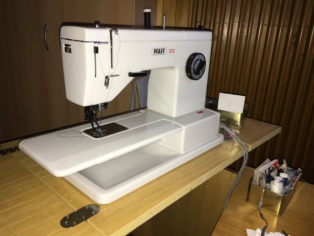 Nähmaschine Pfaff 1212 mit Möbel | Kaufen auf Ricardo