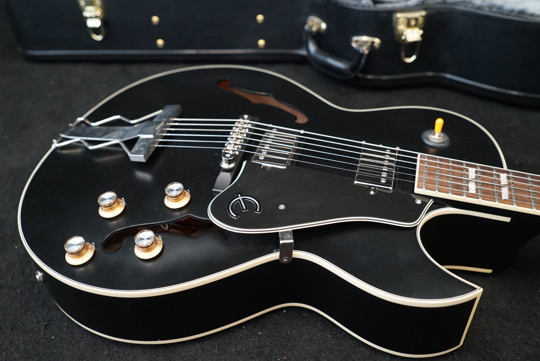 Epiphone ES-175 Premium Black 2014 Edition mit Koffer rar (Gebraucht ...
