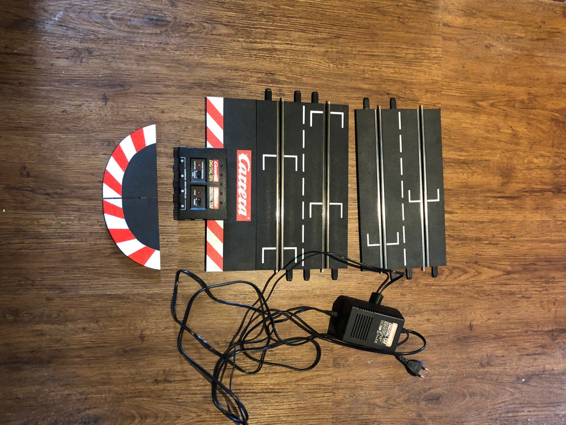 Carrera Digital 132/124 STARTSCHIENE + Trafo 132 (Gebraucht) in Möriken ...