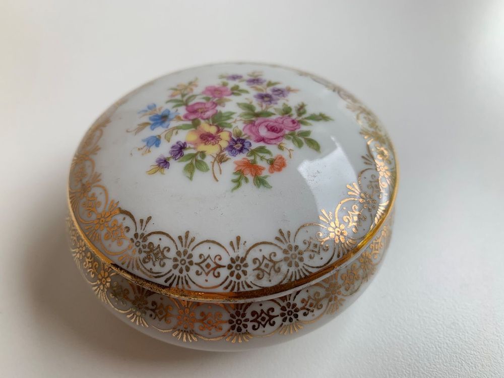Deckeldose Limoges France mit Blumendekor und Goldornament (Gebraucht) in Kaiseraugst für CHF 11 ...