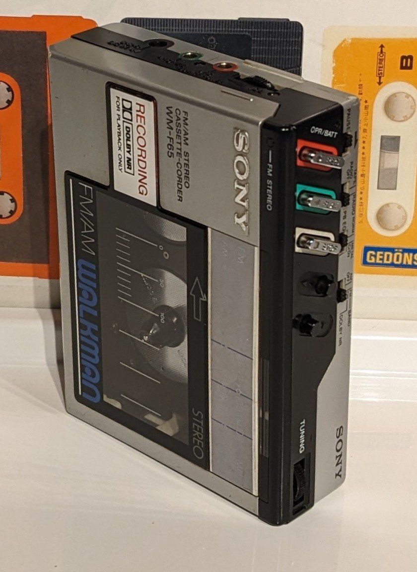 SONY WM-F65 Walkman, Radio, Teildefekt - 80er Vintage selten (Defekt ...