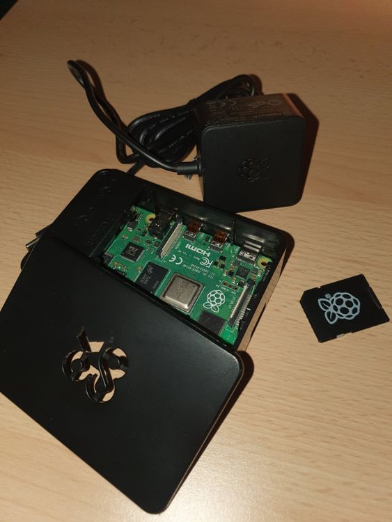 Raspberry Pi 4 8G Model B + Case und Power Adapter (Gebraucht) in ...