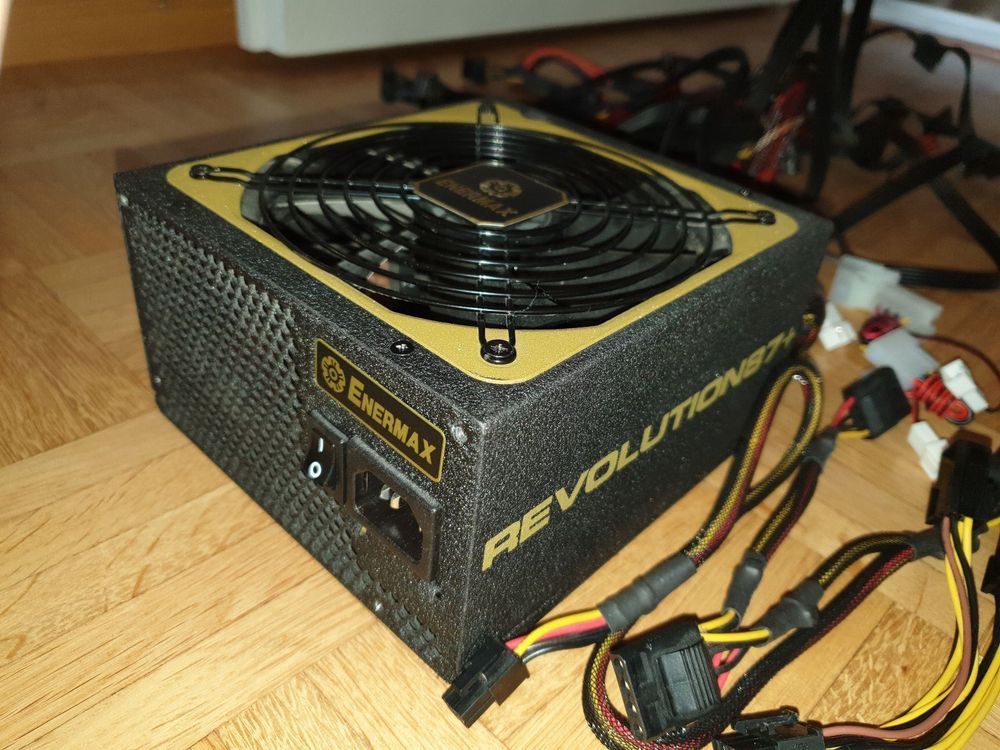 Enermax 650W Revolution 87+ Netzteil (Gebraucht) in Oberegg für CHF 41.1 – mit Lieferung auf ...