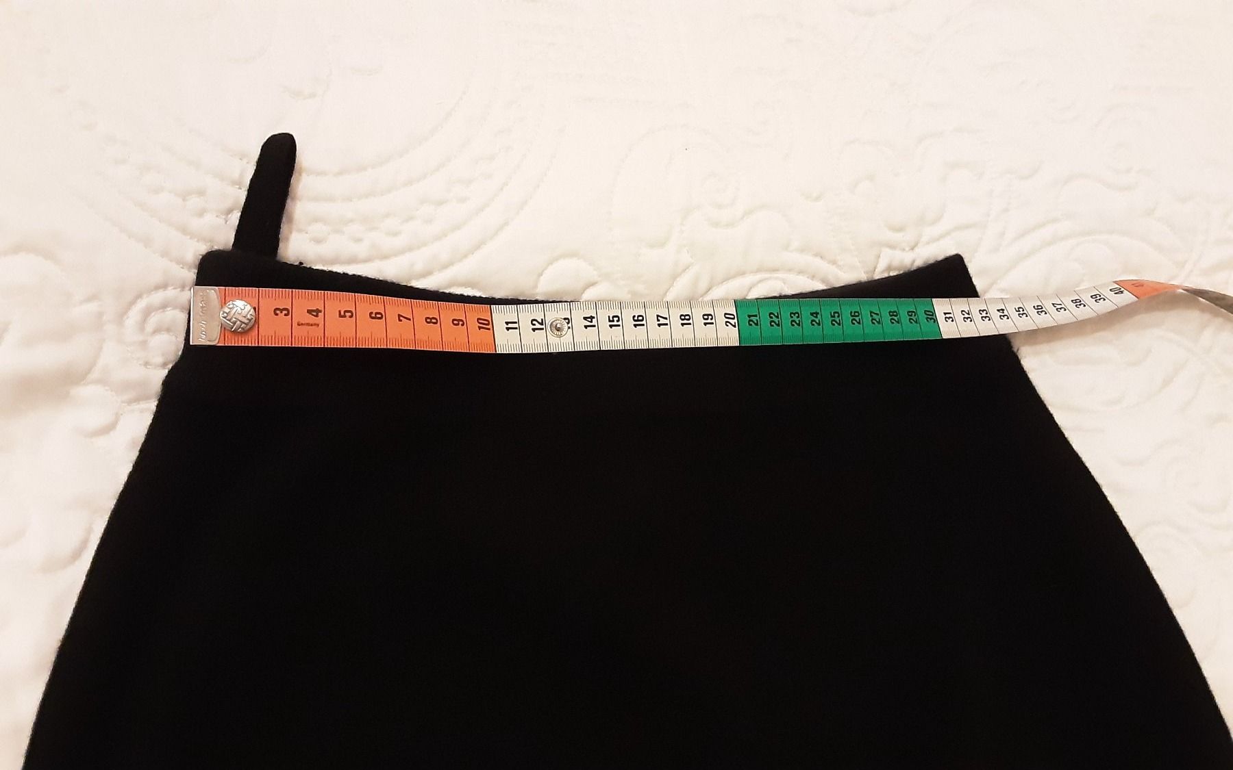 Jupe noire, S, cachemire, avec doublure, très bon état (D'occasion) à ...