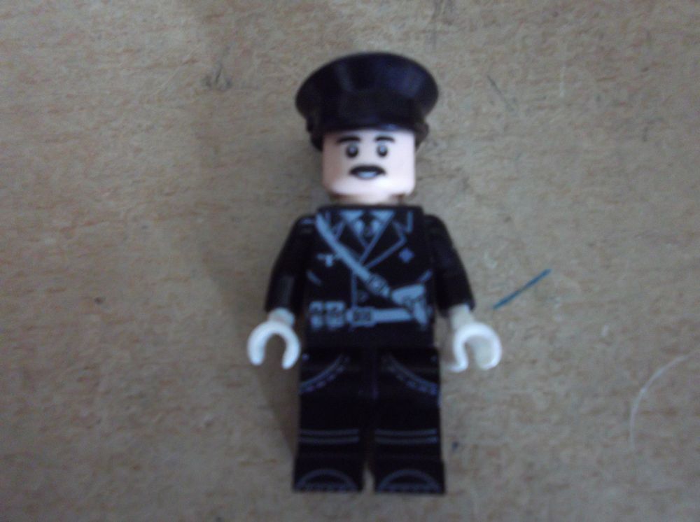 Légo officiers ss allemand ww2 (Neu und originalverpackt) in Martigny für CHF 2 – mit Lieferung ...