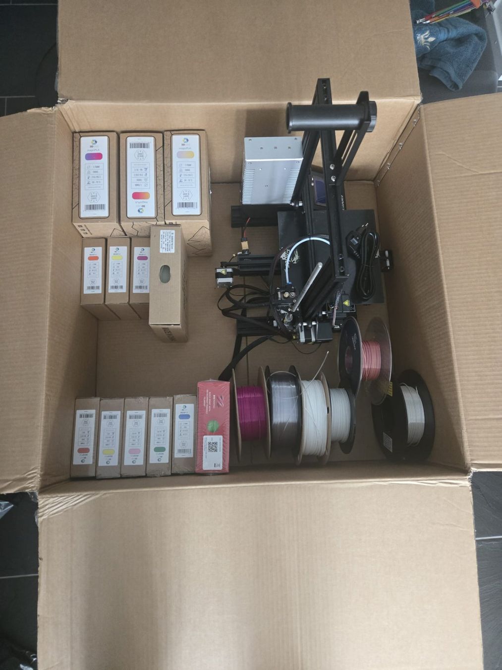 Creality Ender 3 – 3D-Drucker defekt m. Filament u. Trockner (Defekt) in Sisikon für CHF 50 ...