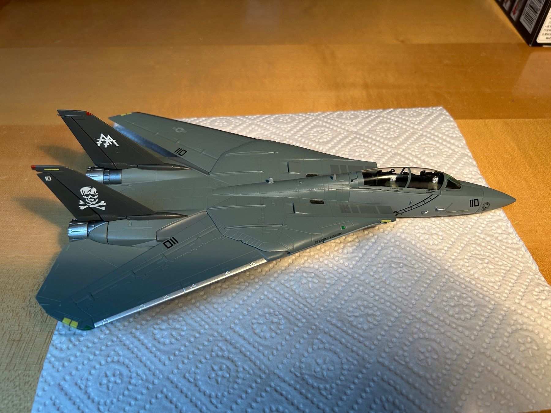 Flugzeugmodell Grumman Tomcat F-14B / Jolly Rogers / 1:72 (Neu (gemäss ...