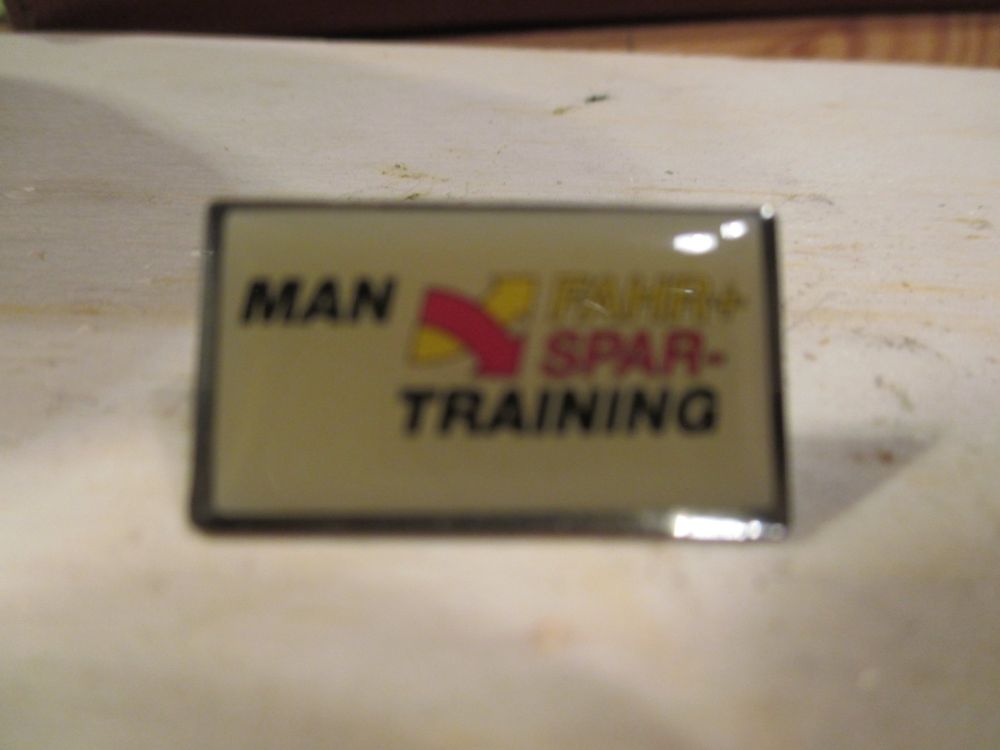 MAN M.A.N Training Pin (Neuf (Voir description)) à Felsberg pour CHF 0. ...