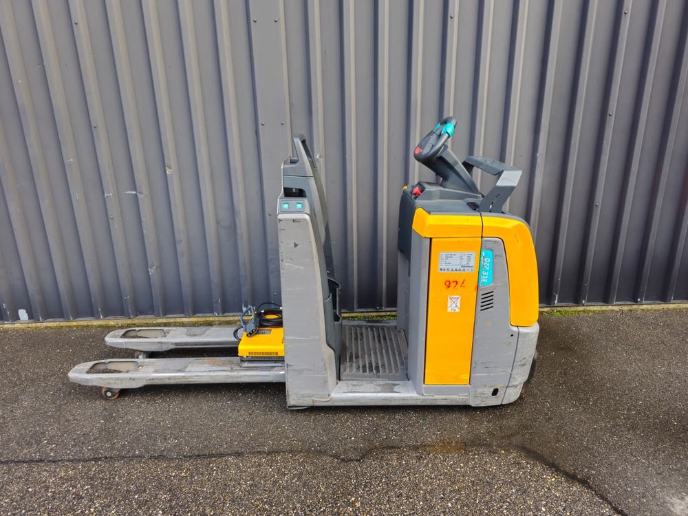 Jungheinrich ECE 220 (Gebraucht) in Rüegsau für CHF 550 – nur Abholung ...