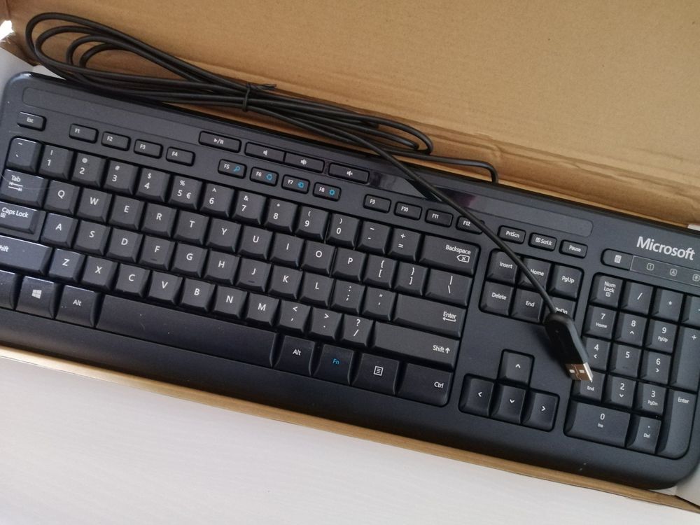 Microsoft Wired Keyboard 600, USB, US Layout (Neu (gemäss Beschreibung ...