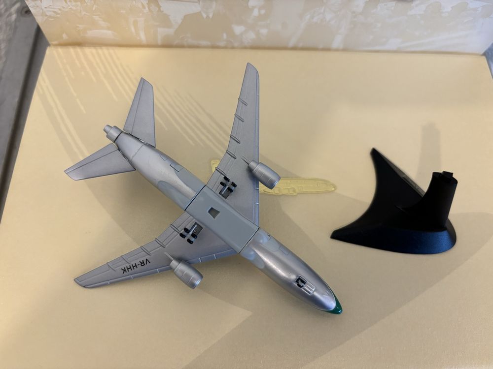 Cathay Pacific L1011 TriStar Metallmodell 1:500 Jubiläumsbox | Kaufen ...