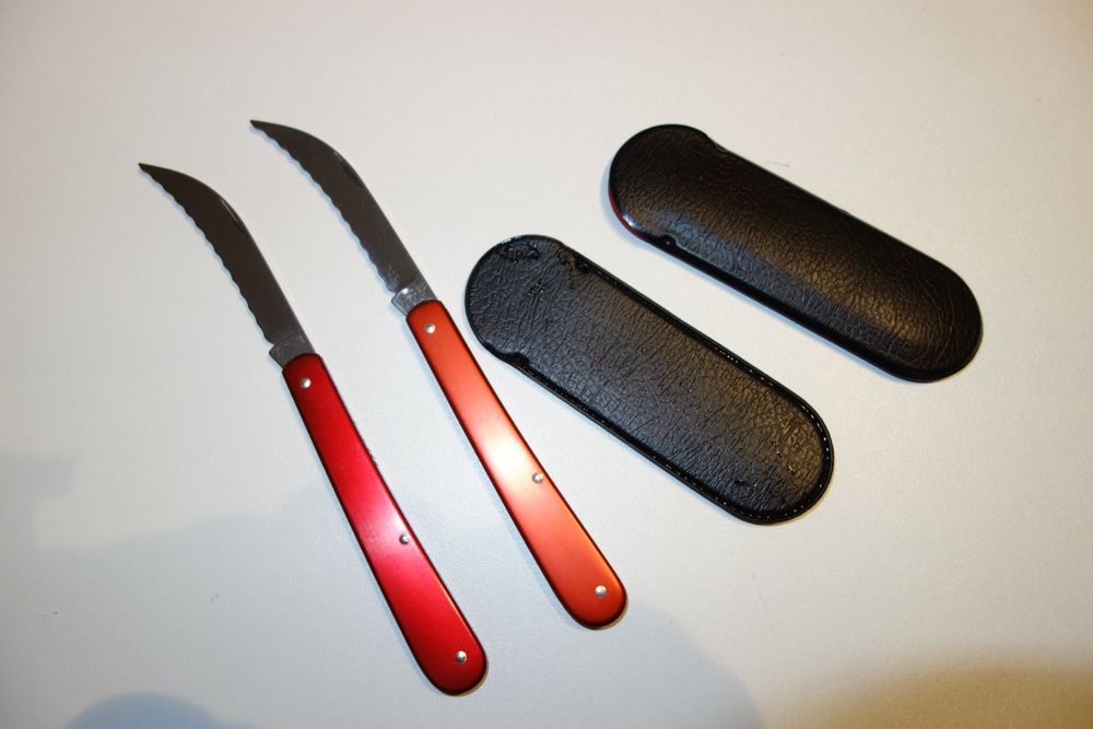 Zwei Victorinox Bäckermesser (Gebraucht) in Altendorf für CHF 8 – mit ...