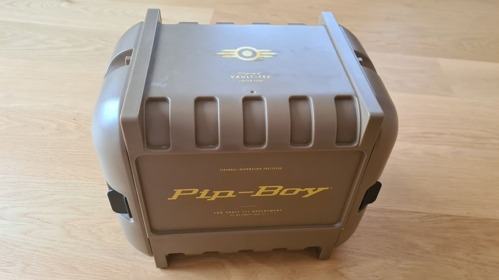 Fallout 4 Collector's Edition - VAULT TEC Robco BIP-BOY (Gebraucht) in ...