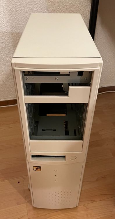 ATX Bigtower (retro, beige) (Gebraucht) in Zürich für CHF 35 – nur ...