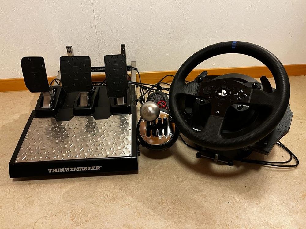 Thrustmaster T300, T-LCM pedals, TH8A shifter, & pedal stand | Kaufen auf Ricardo
