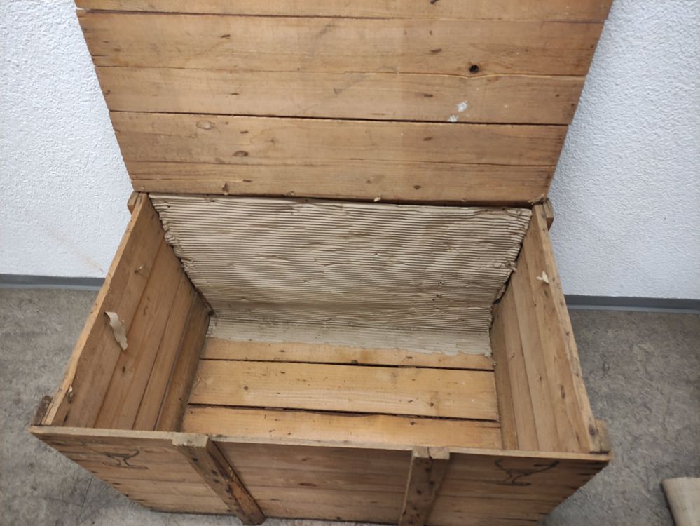 Uralte Holz Kiste Truhe Box gross mit Deckel 90x60x60cm (Gebraucht) in ...