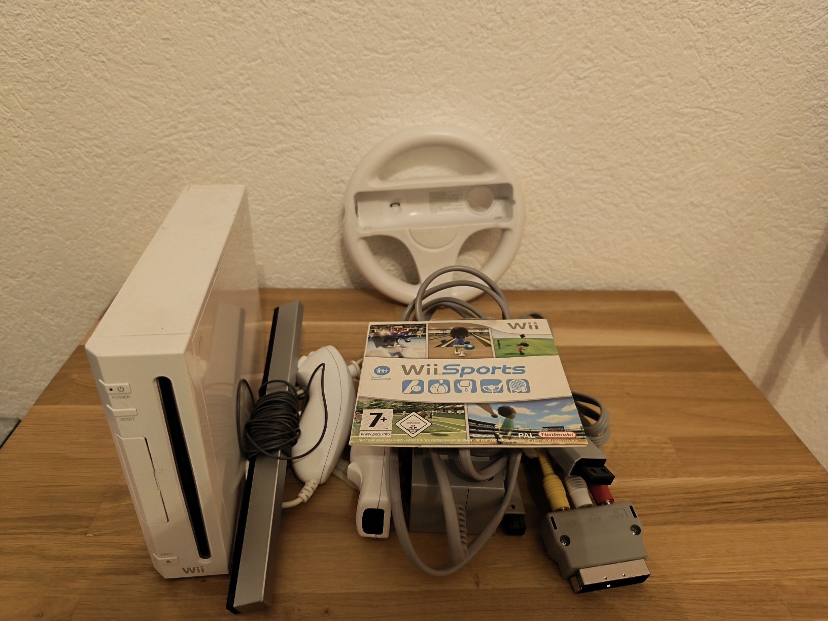 Nintendo Wii - Console, manette, Wii Sports - État Top! (D'occasion) à ...