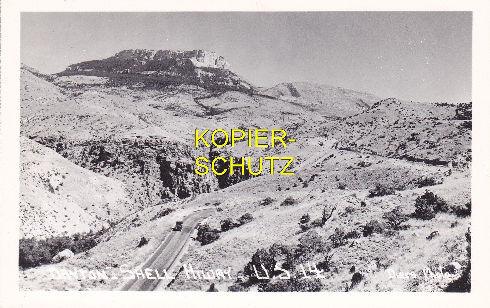 Altes Auto auf dem US-Highway 14 (Dayton - Lovell/Shell) /ar (Gebraucht ...