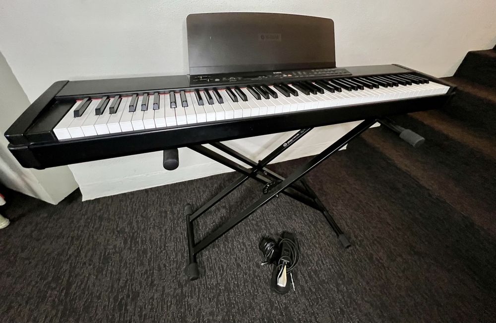 YAMAHA P90 Electronic Piano (Gebraucht) in Heerbrugg für CHF 199 – nur ...