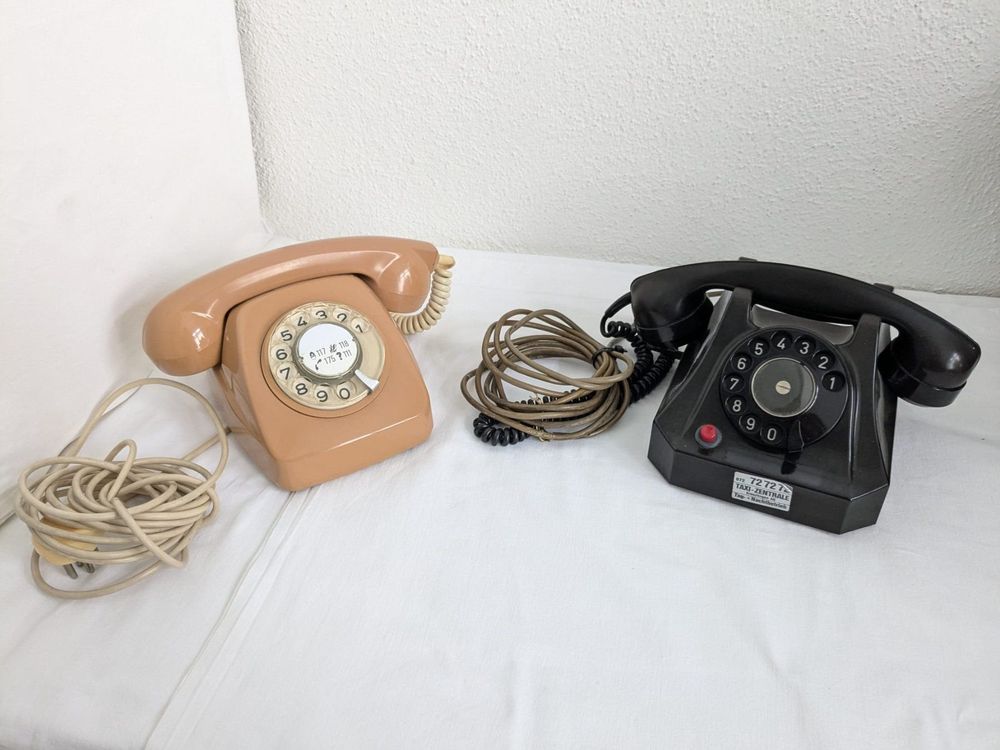 2 alte Tischtelefone mit Drehscheibe (Gebraucht) in Weinfelden für CHF ...