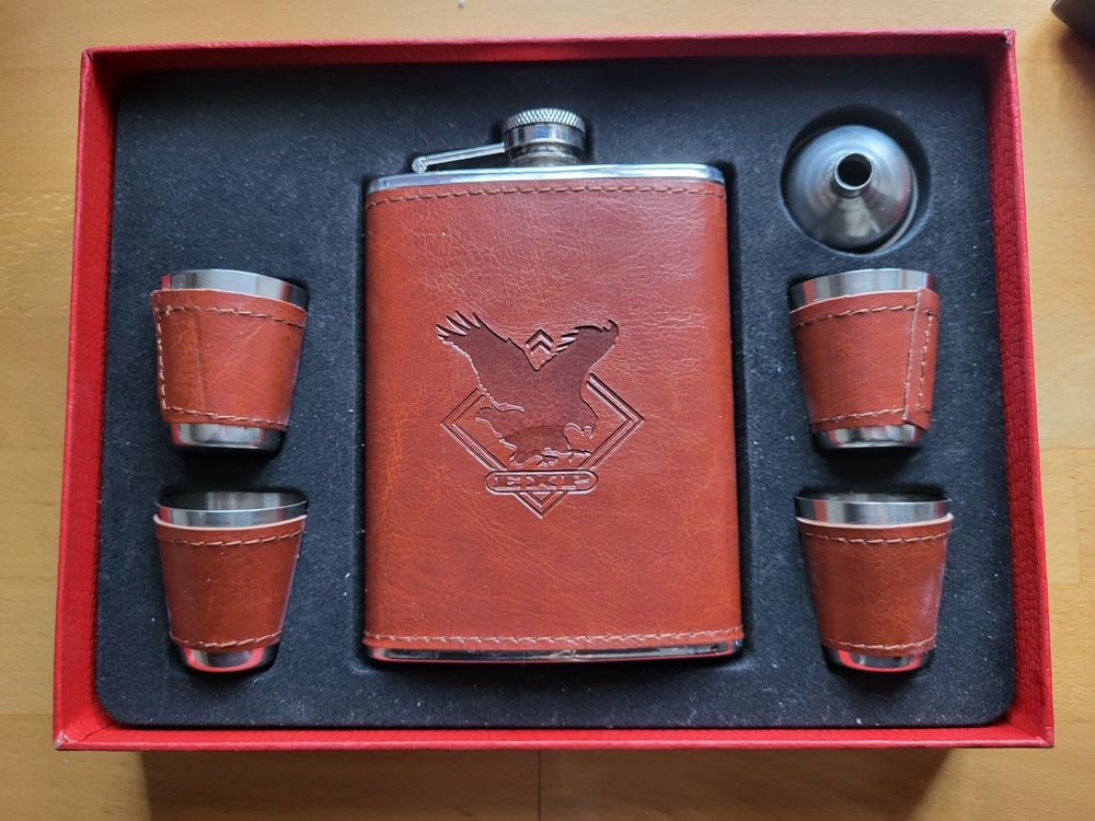 Flasque Stainless Steel 8 oz (Gebraucht) in Blonay für CHF 0.5 – mit ...