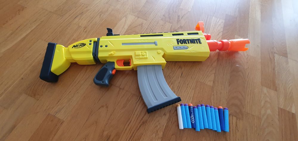Nerf Fortnite Gun Scar mit 10er Magazin (Gebraucht) in Muri für CHF 19. ...