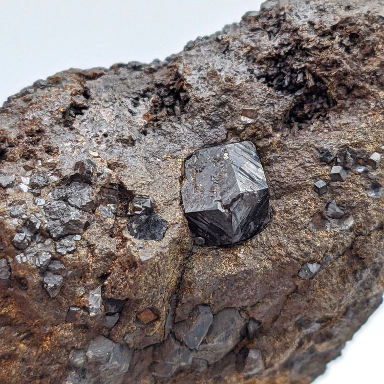 Seltene MELANIT, SCHWARZER Granat aus Sardinien (Nuovo (secondo la ...