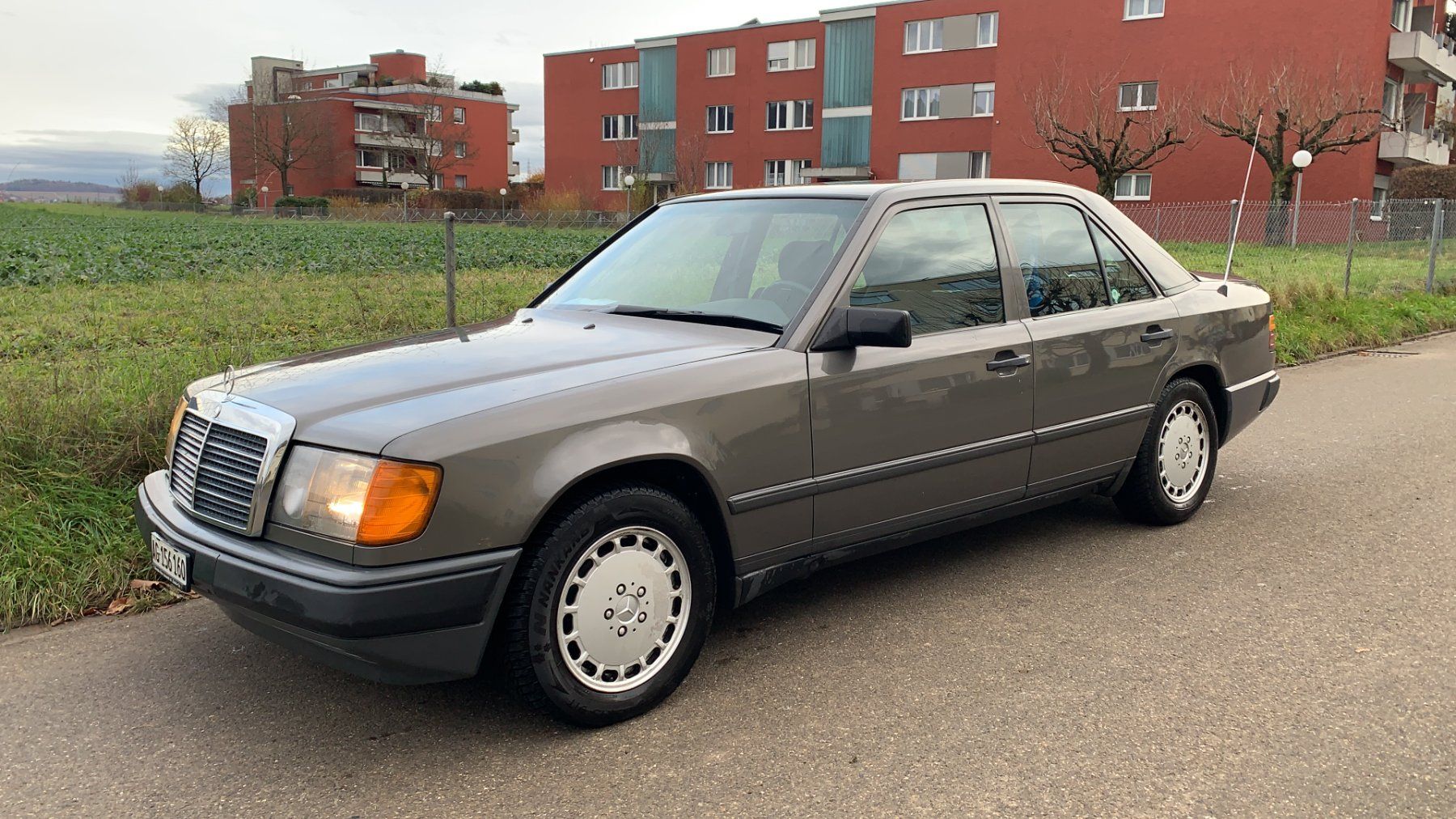 Mercedes Benz 300D, W124 mit Klimaanlage, Automat, ASD, ... (Gebraucht ...