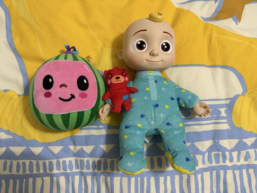 CoComelon Doll, Watermelon Toy & Teddy Bear - Perfect Set! ( (Gebraucht ...