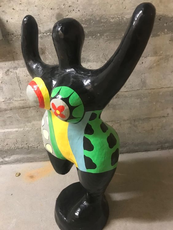 Figur aus Pappmaché im Stil von Nanas Niki de Saint Phalle (Gebraucht) in Worblaufen für CHF 70 ...