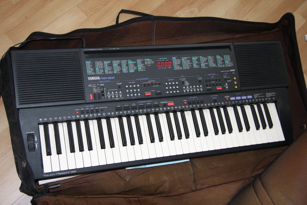 Yamaha PSR 500 (Gebraucht) in Menzingen für CHF 30 – nur Abholung auf ...