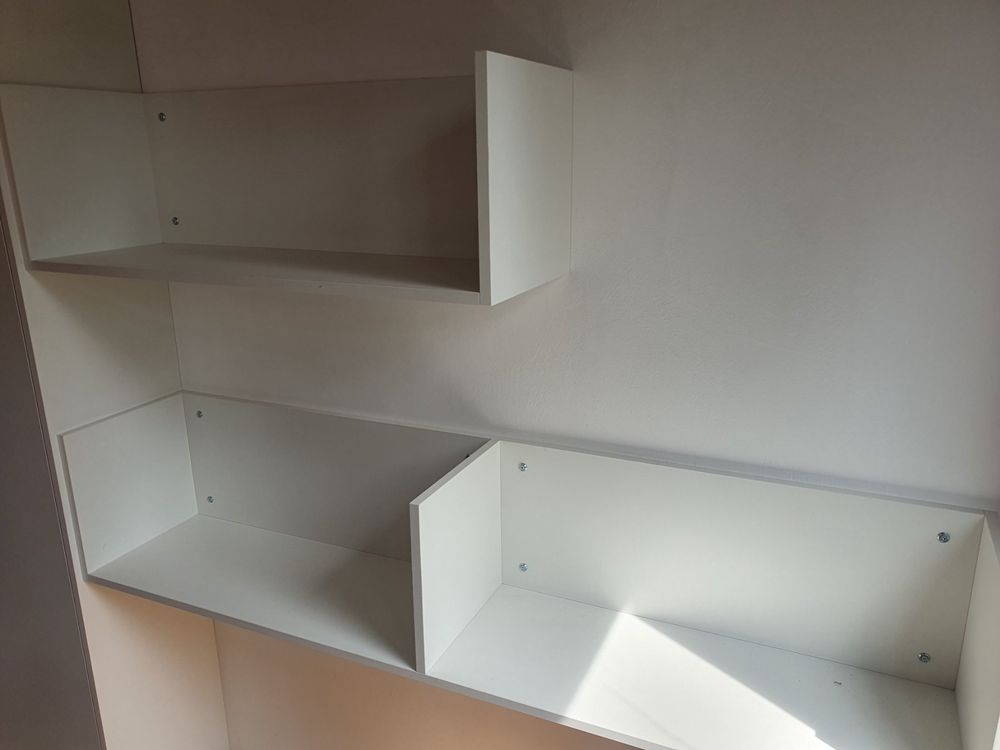 Weisses Wandregal z.b für's Büro praktisch, neuwertig! (Gebraucht) in ...