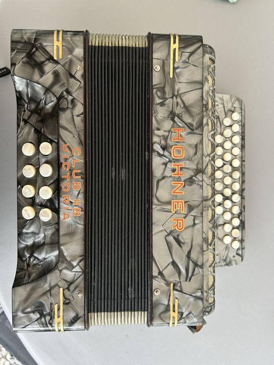 Hohner Club 2 b Victoria (Gebraucht) in Horw für CHF 100 – mit ...