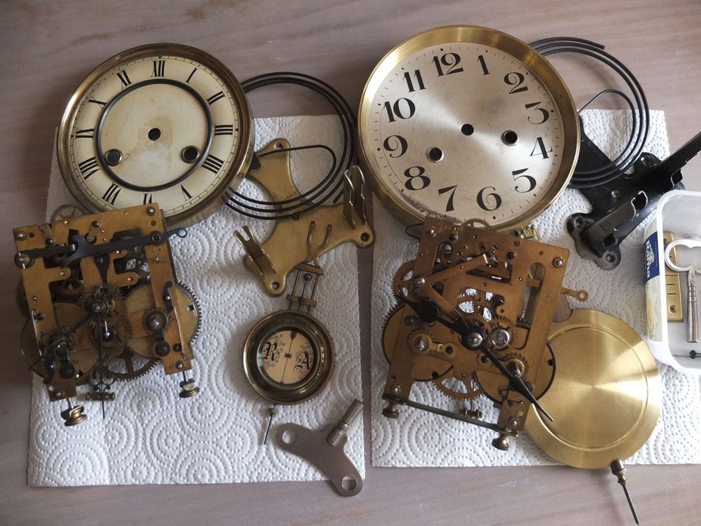 2 x Uhrwerke Pendeluhr als Ersatzteile (Defekt) in St. Margrethen SG für CHF 15 – mit Lieferung ...