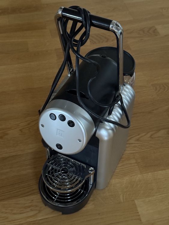 NESPRESSO KAFFEEMASCHINE ZENIUS, Top Zustand! (Gebraucht) in Bottmingen ...