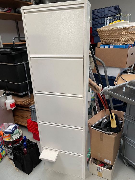Schuhschrank Metall (Gebraucht) in Baar für CHF 21 – nur Abholung auf Ricardo kaufen