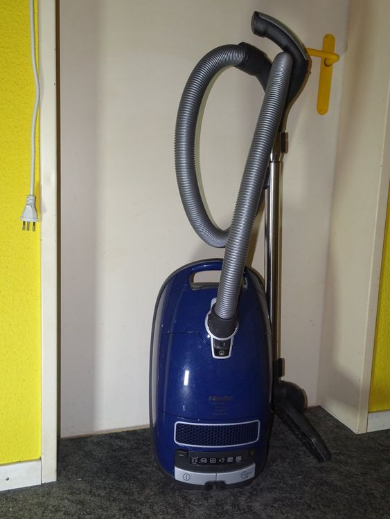 MIELE C3 Complete Parquet (Gebraucht) in Kollbrunn für CHF 100 – nur ...